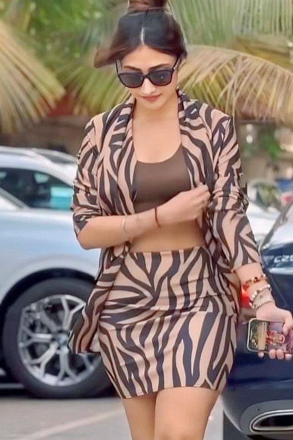 మనం గెలిచాం: అనుష్క శర్మతో కలిసి ధనశ్రీ ఫోజులు (ఫొటోలు) | Dhanashree Verma Poses With Anushka ...